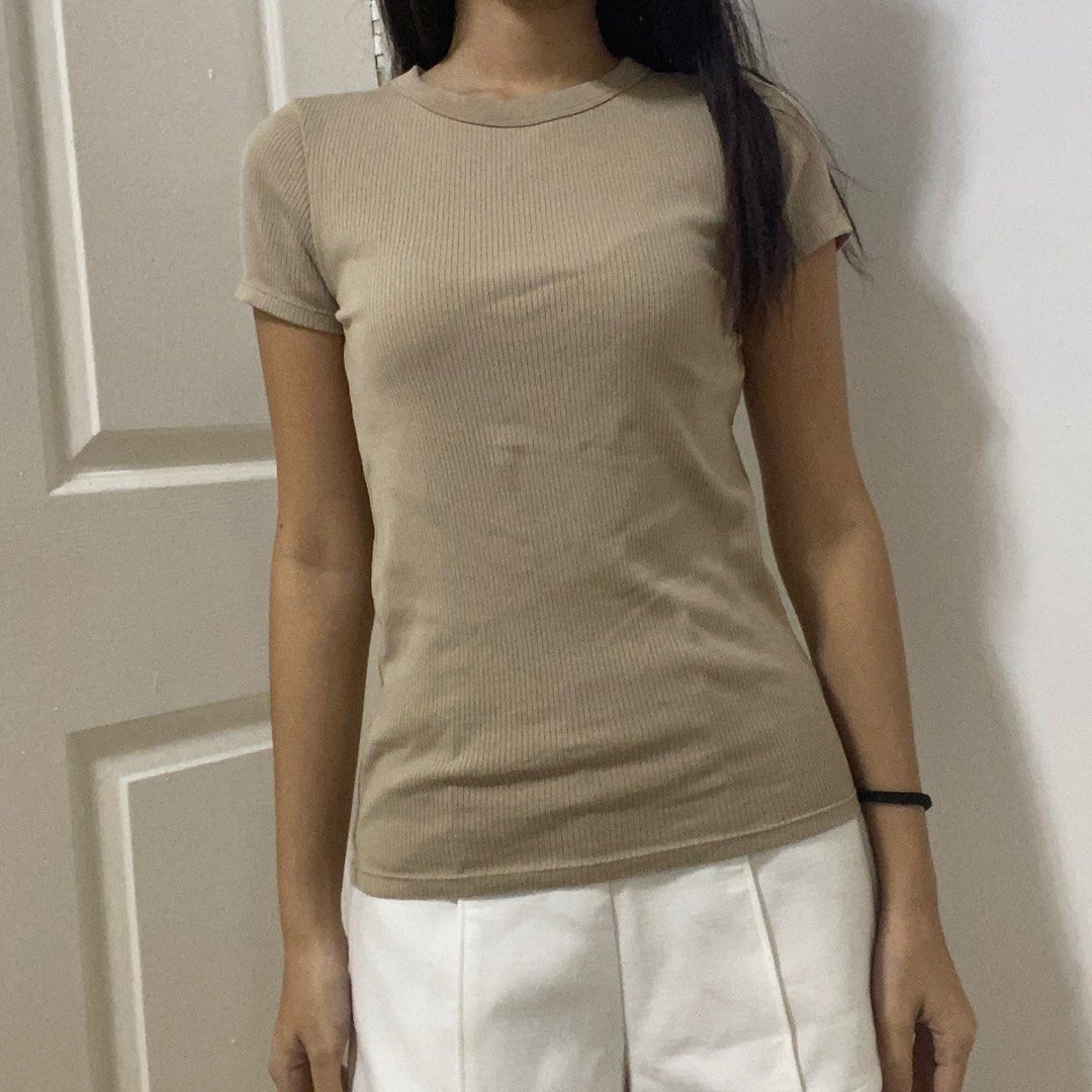 Uniqlo Basic Top, Women's Fashion, Tops, Blouses on Carousell