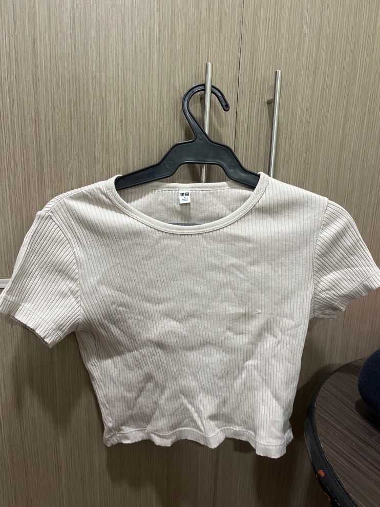 Uniqlo Ribbed Crop top, Women's Fashion, Tops, Shirts on Carousell