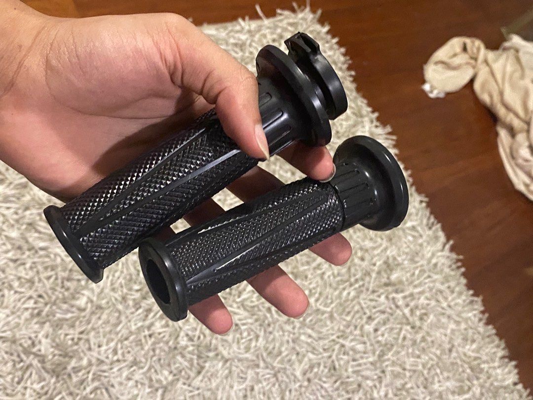 Yamaha LC 135 Original Handle Grip, Motorbikes on Carousell