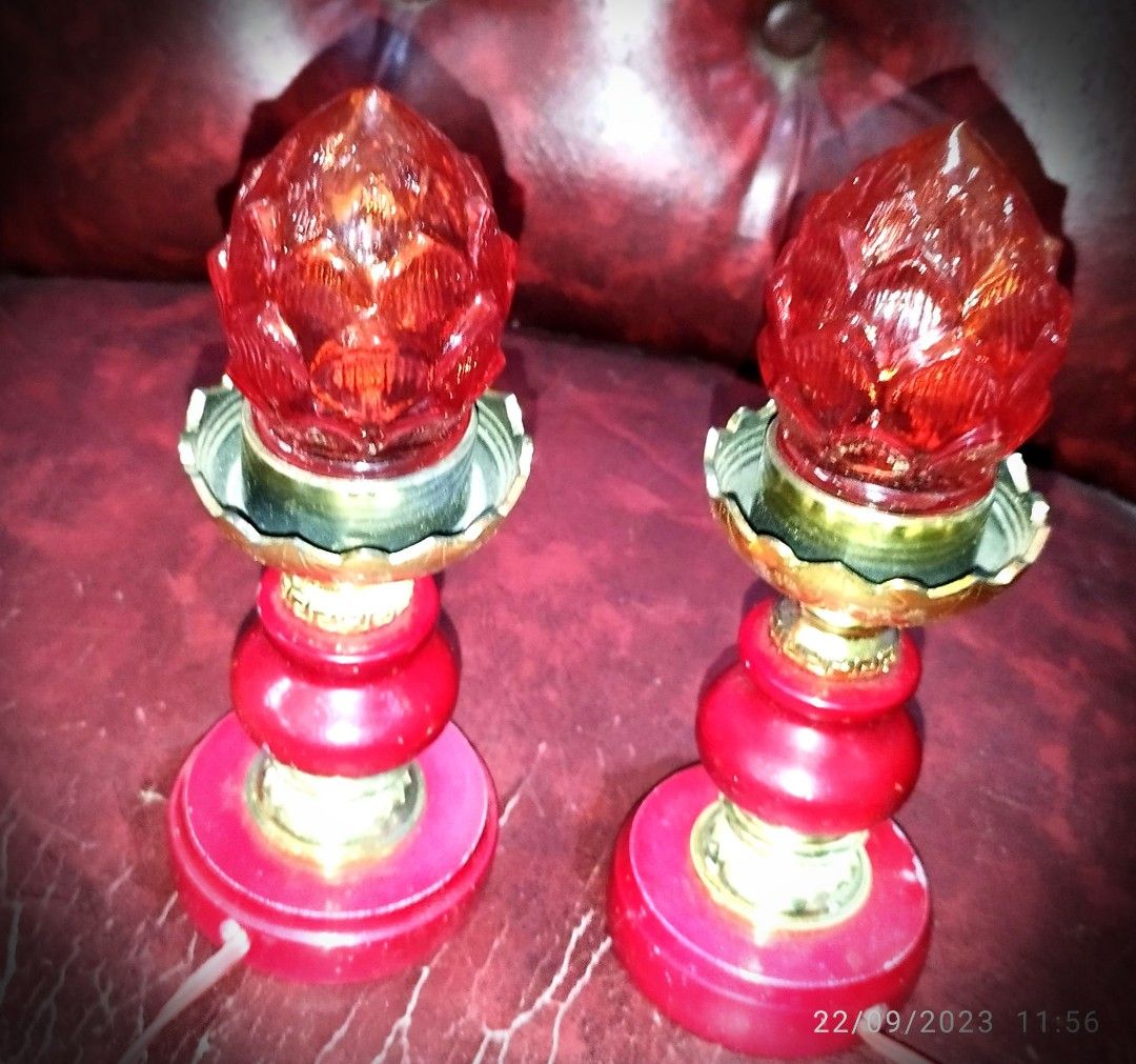 2 Lampu meja buah naga beling motif antik, Antik, Pajangan di Carousell