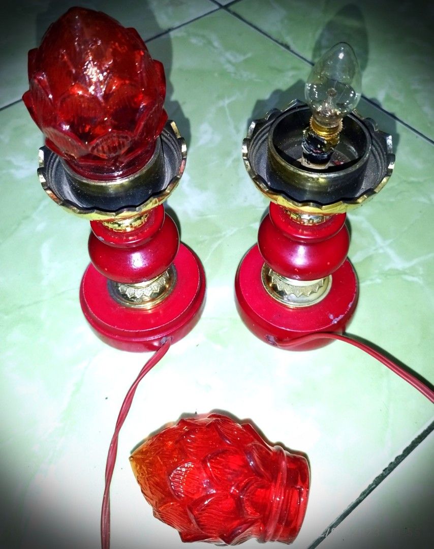 2 Lampu meja buah naga beling motif antik, Antik, Pajangan di Carousell