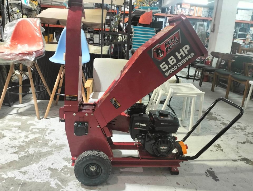 5.6HP PETROL WOOD CHIPPER, Commercial & Industrial, Construction Tools ...