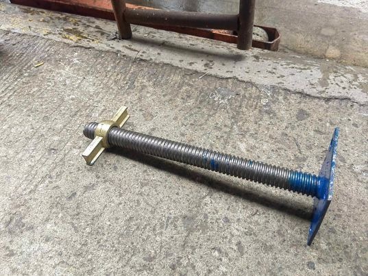 Adjustable base jack, Commercial & Industrial, Construction Tools ...