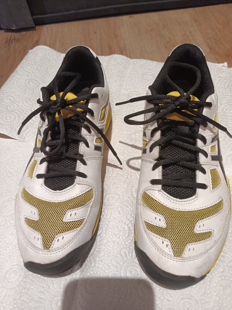 Asics tennis shoes, Men's Fashion, Footwear, Sneakers on Carousell