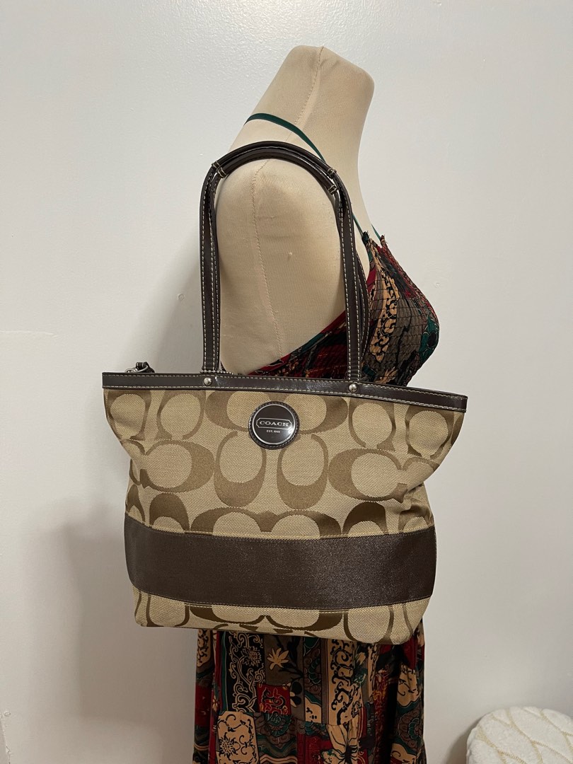 Authentic Coach Small Tote, Luxury, Bags & Wallets on Carousell