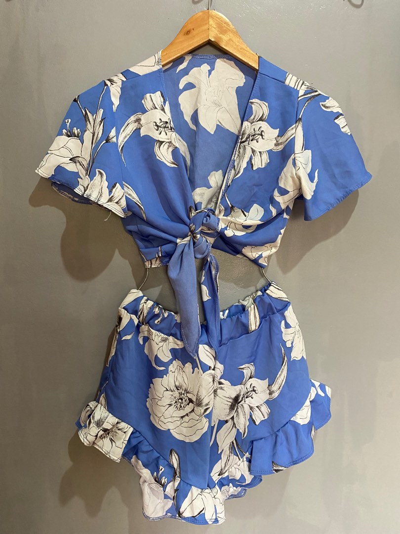 Beach Coords and puff tops (take all only), Women's Fashion, Dresses ...