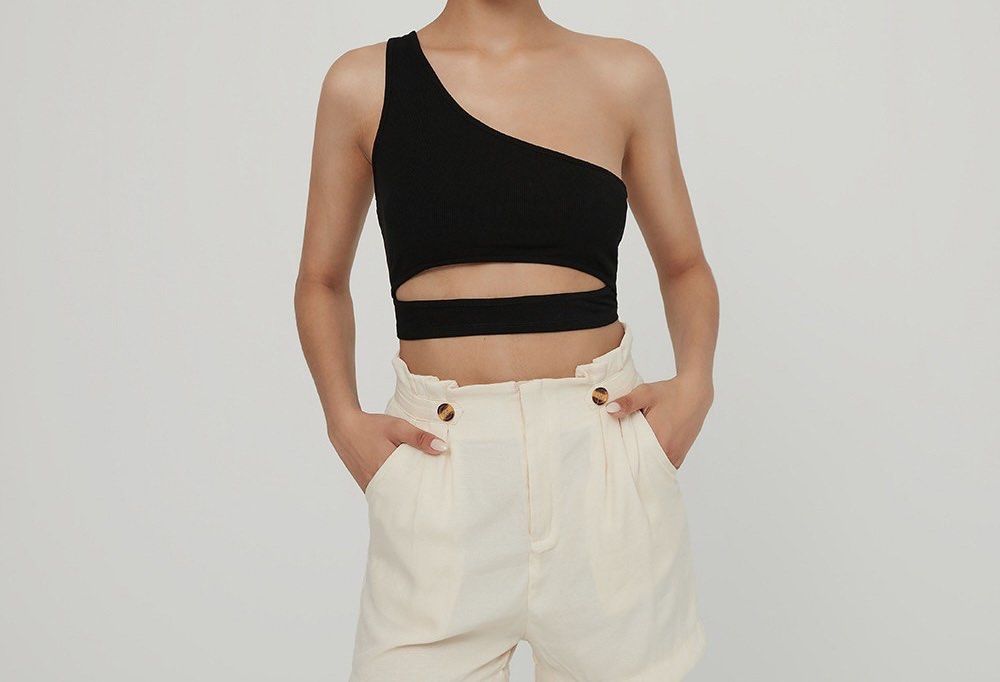 Black toga top, Women's Fashion, Tops, Sleeveless on Carousell