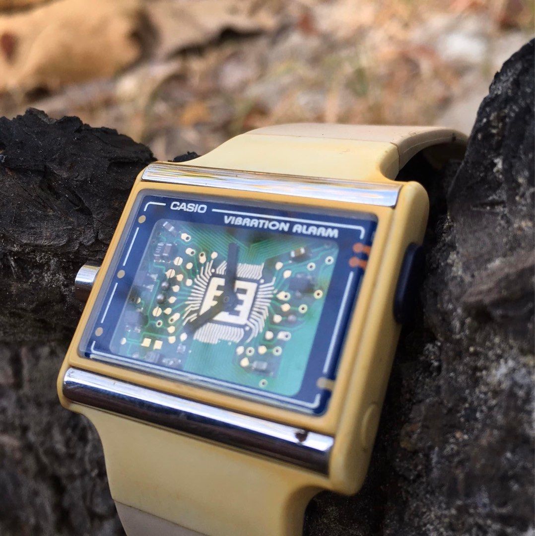 Casio back to the future, Fesyen Pria, Jam Tangan di Carousell