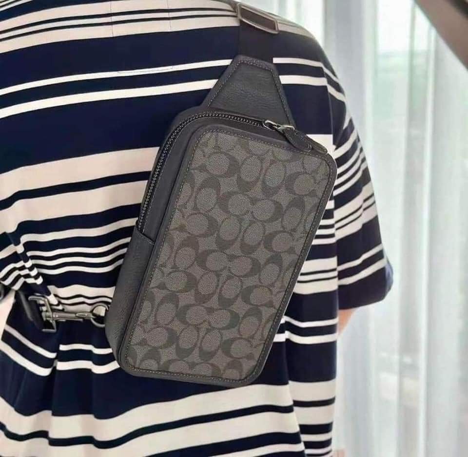Coach Chestbag, Men's Fashion, Bags, Belt bags, Clutches and Pouches on ...