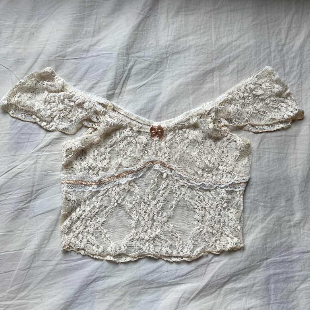 Coquette Lace Top, Women's Fashion, Tops, Sleeveless on Carousell