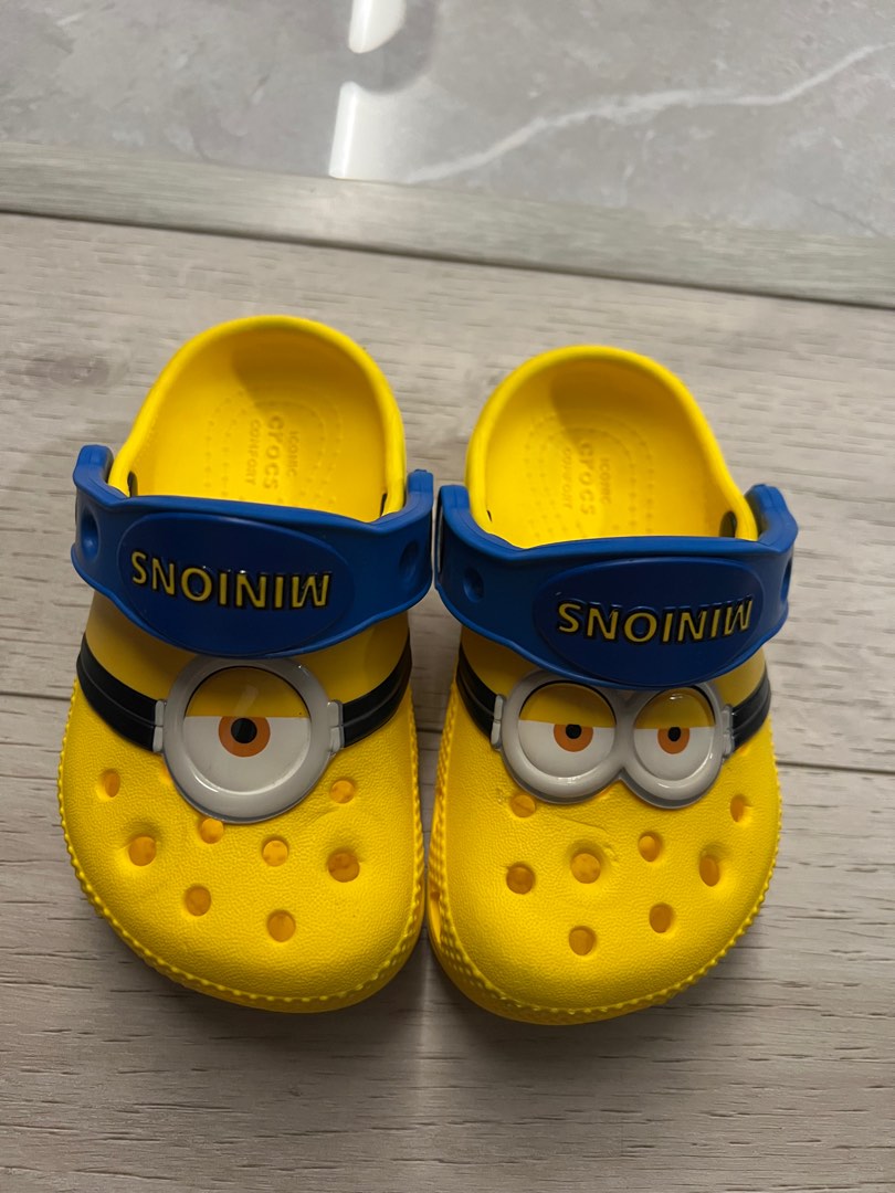 Crocs Minions C6, Babies & Kids, Babies & Kids Fashion on Carousell