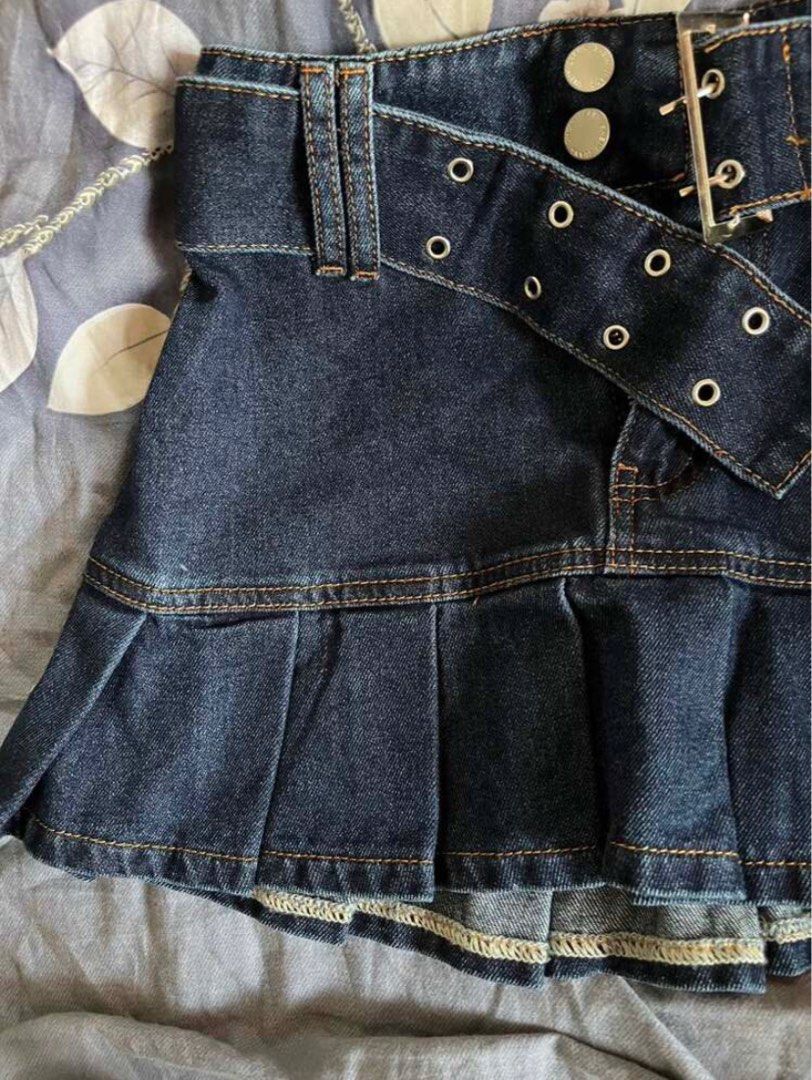 Denim Pleated Micro Mini Skirt with Chunky Belt, Women's Fashion ...