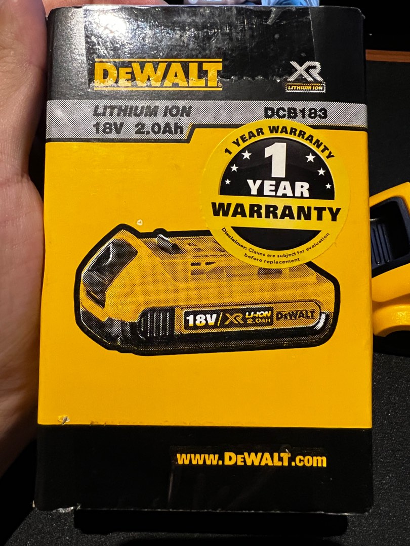 Dewalt DCB183 2Ah Battery Pack and Dewall Dcb1102 2ah Charger 220v ...