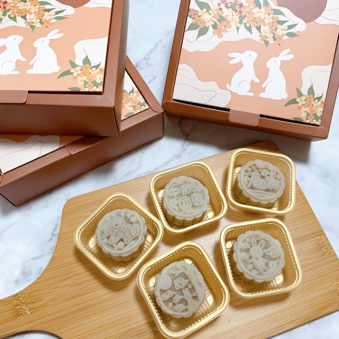 DOC SNOW SKIN MOONCAKES, Food & Drinks, Homemade Bakes on Carousell