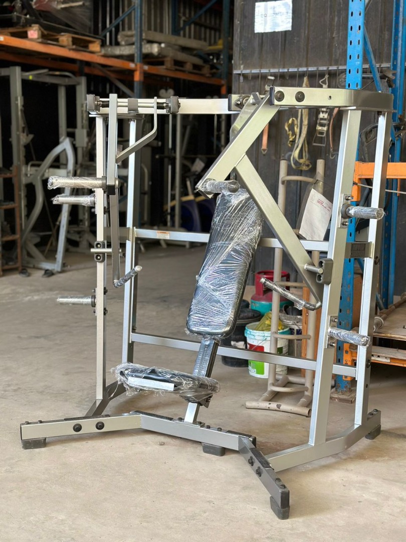 FITNESS/EQUIPMENT BARANG GYM HAMMER STRENGTH CHEST PRESS, Sports ...