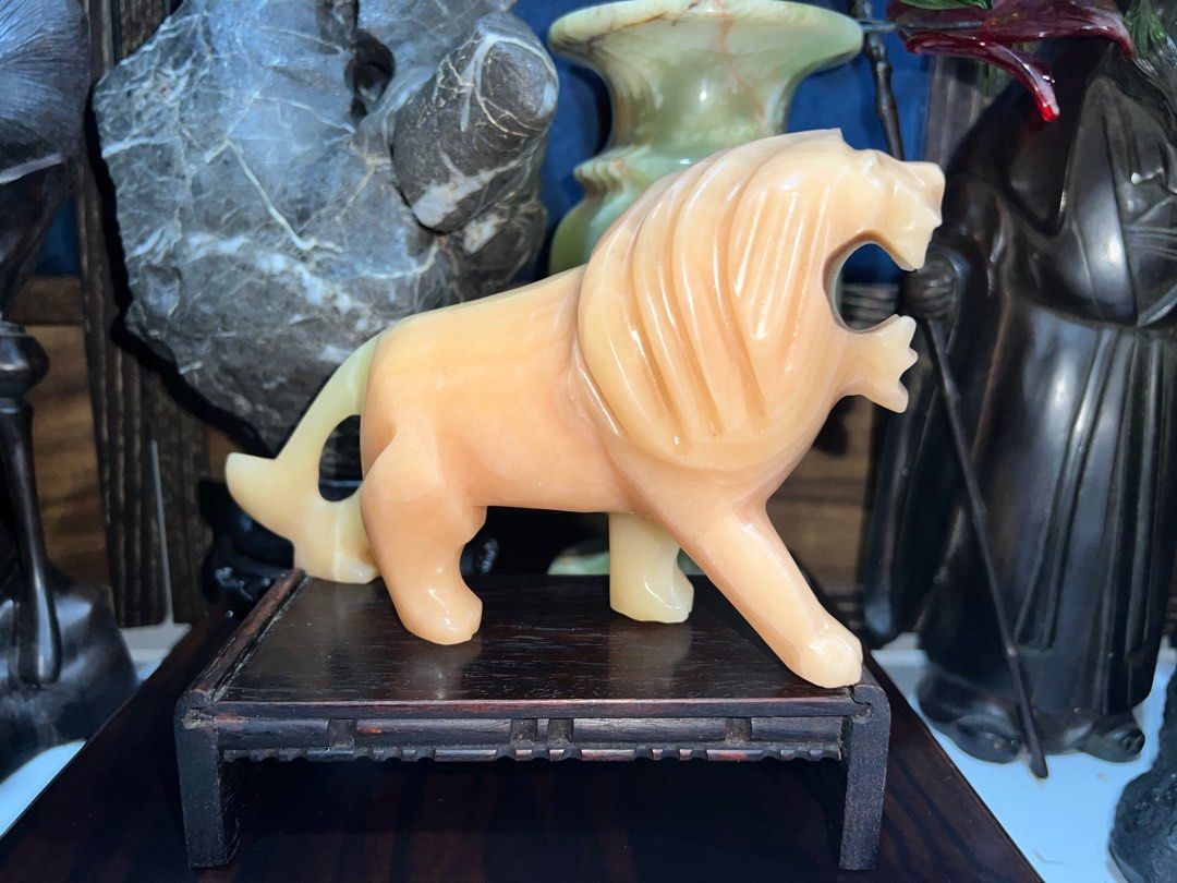 Handcarved Calcite Lion Statue Solid & Heavy Stone, Hobbies & Toys ...