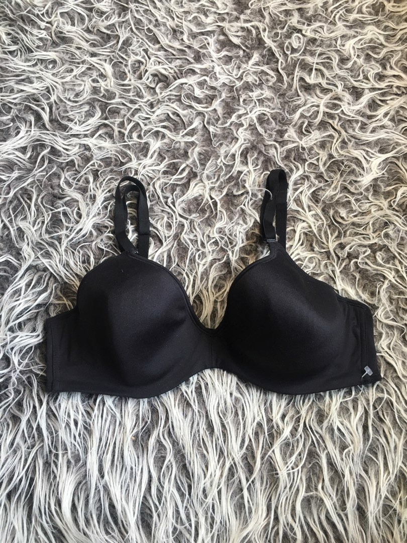 Hanes 36c, Women's Fashion, Undergarments & Loungewear on Carousell