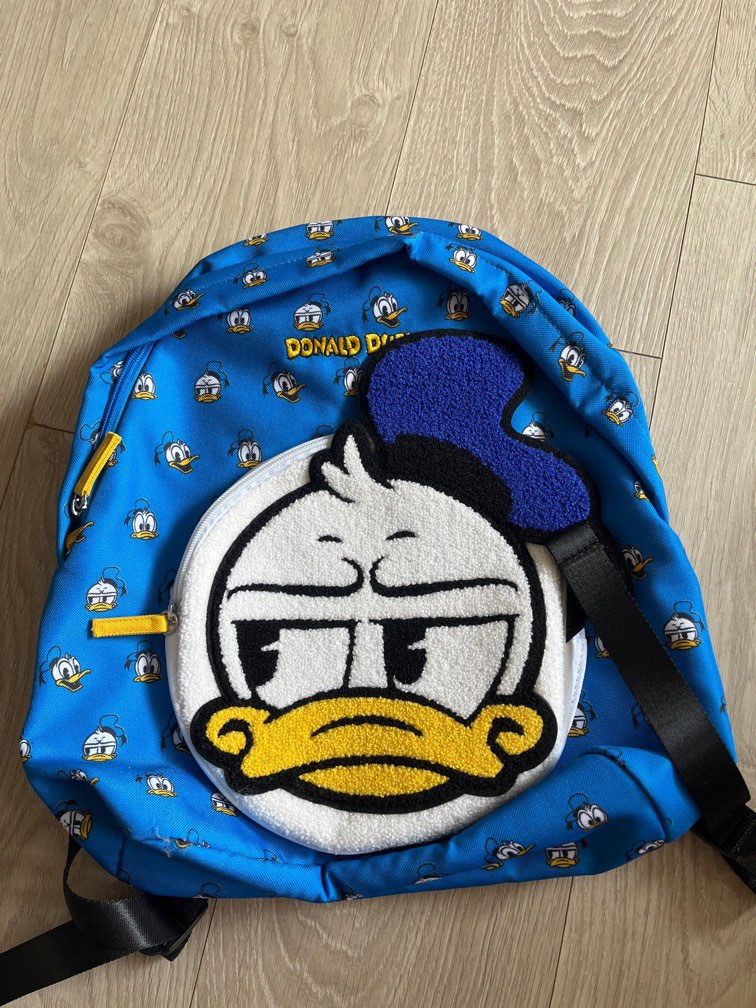 Hong Kong Disneyland Donald Duck Backpack, 名牌, 手袋及銀包 - Carousell