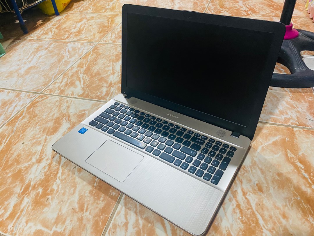 INTEL PENTIUM (r) 4GB RAM 512GB HDD NO ISSUE, Computers & Tech, Laptops ...