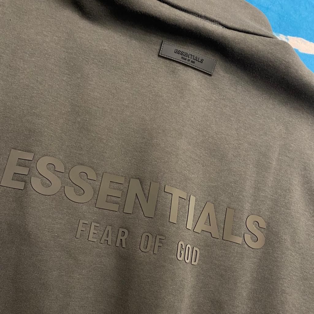 Jaket essentials FOG, Fesyen Pria, Pakaian , Baju Luaran di Carousell