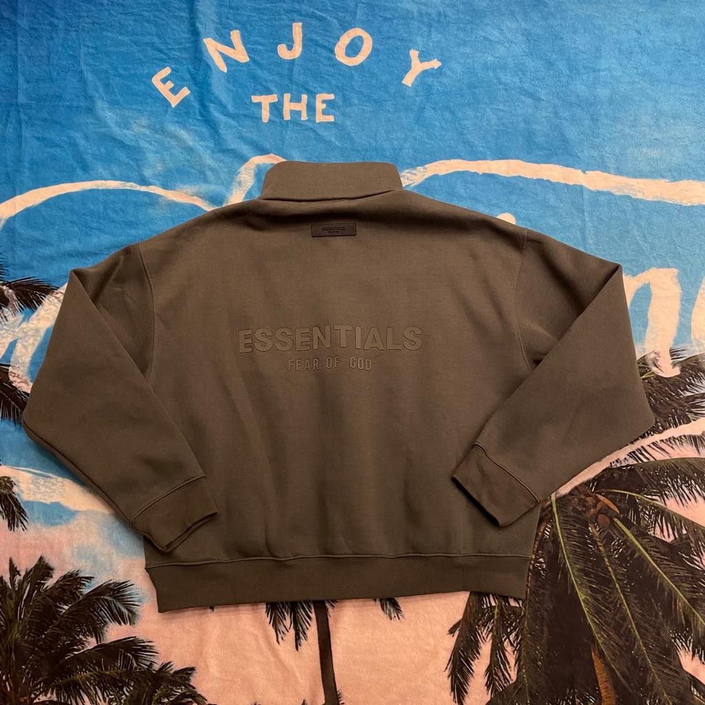 Jaket essentials FOG, Fesyen Pria, Pakaian , Baju Luaran di Carousell