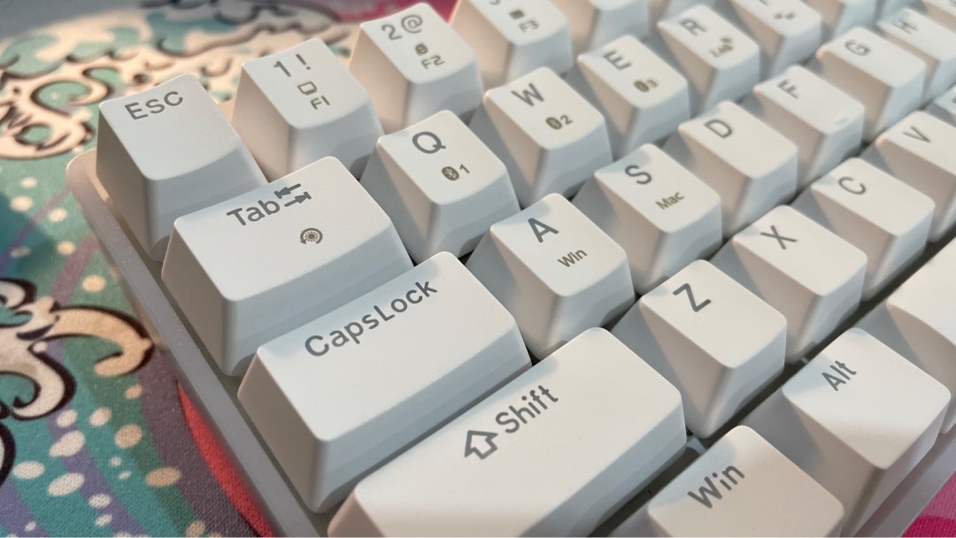 [KEYCAPS ONLY] White Shine-Through Keycaps from Garuda Gear GG68B ...