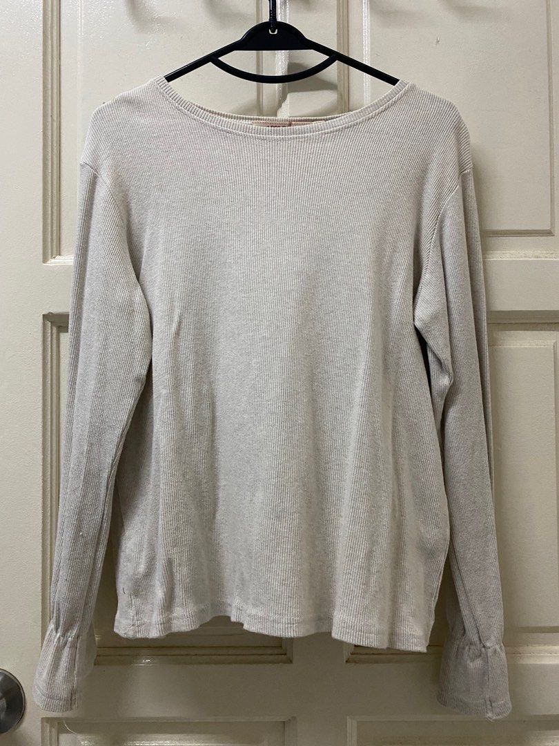 Light Grey Crop Top, Women's Fashion, Tops, Shirts on Carousell