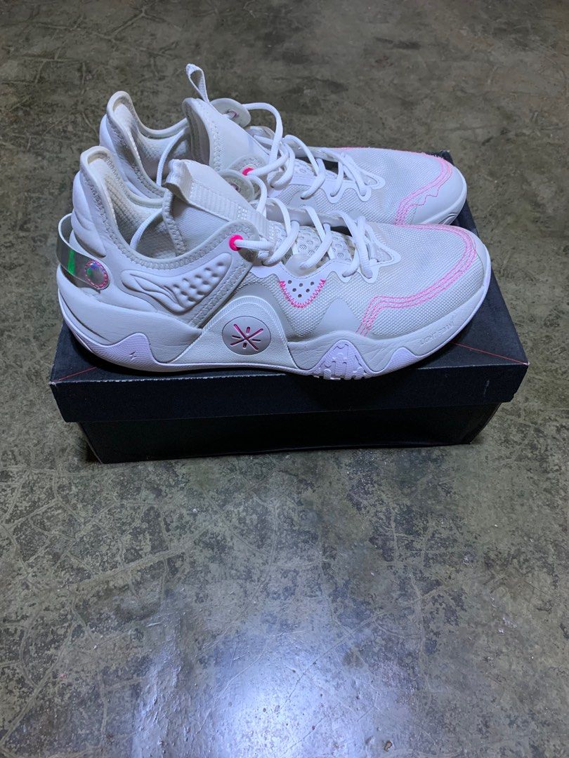 Lining Wade DLO Ice Blood V2 “350”, Men's Fashion, Footwear, Sneakers ...