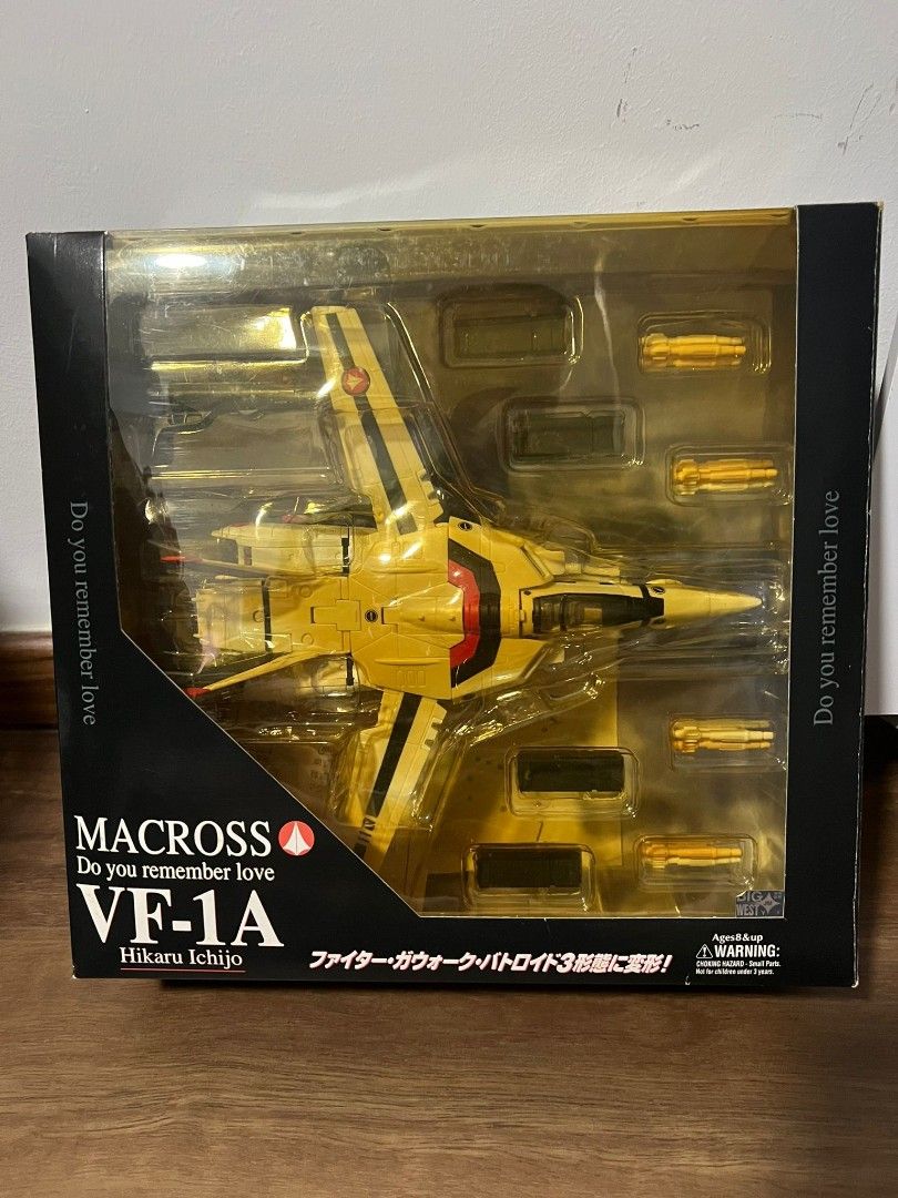 MACROSS : VF-1A (red and blue), Hobbies & Toys, Toys & Games on Carousell