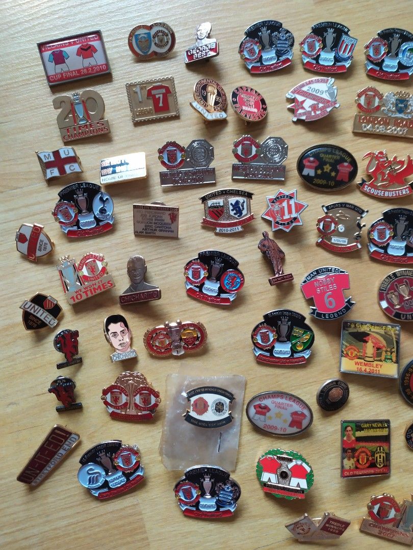 Manchester United MUFC Pin Badges, Hobbies & Toys, Collectibles ...