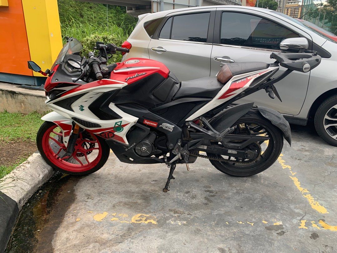 Modenas pulsar rs200, Motorbikes on Carousell