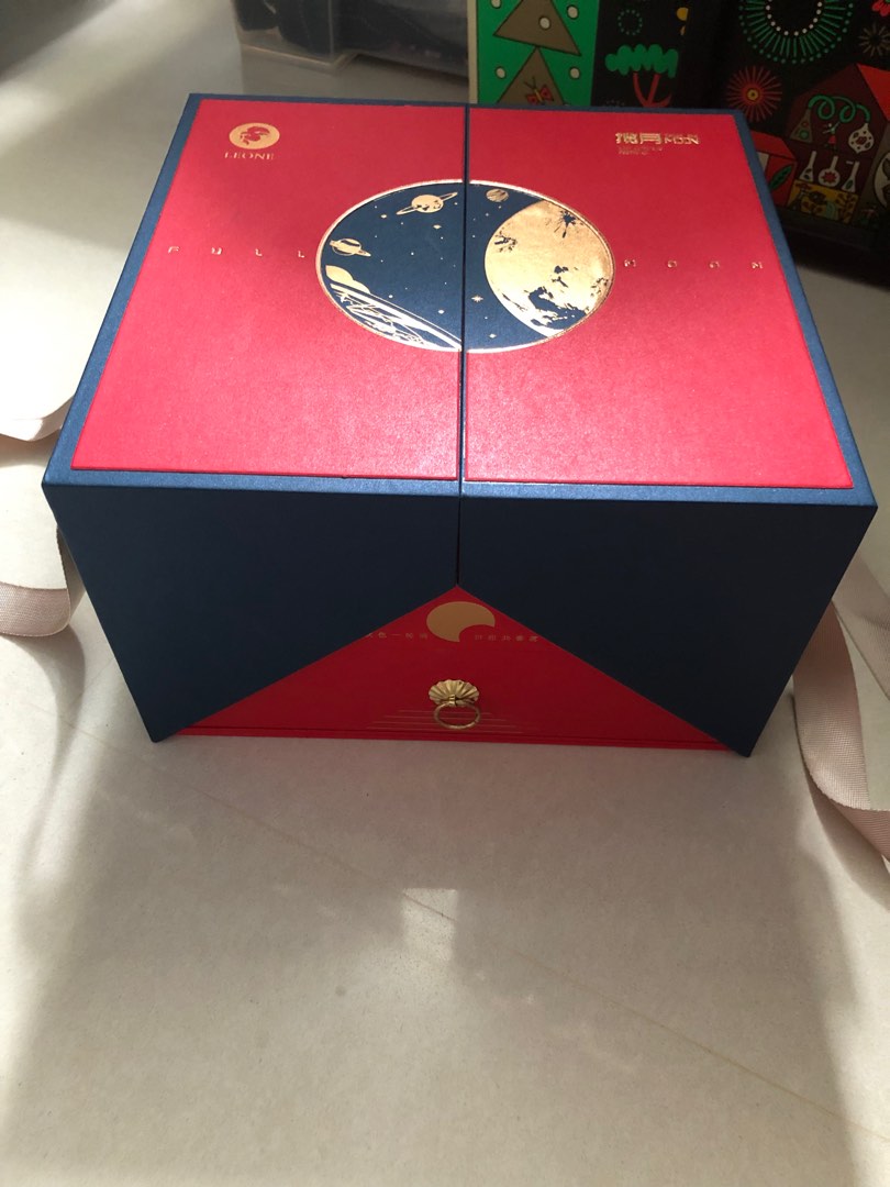Mooncake box, Women's Fashion, Jewelry & Organisers, Accessory holder ...