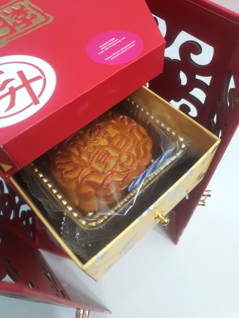 Mooncake Gift Set, Food & Drinks, Gift Baskets & Hampers on Carousell