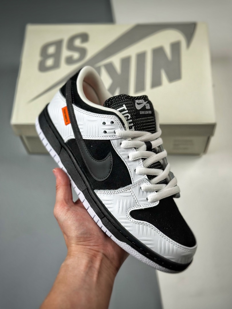 Nike SB Dunk Low, Men's Fashion, Footwear, Sneakers on Carousell
