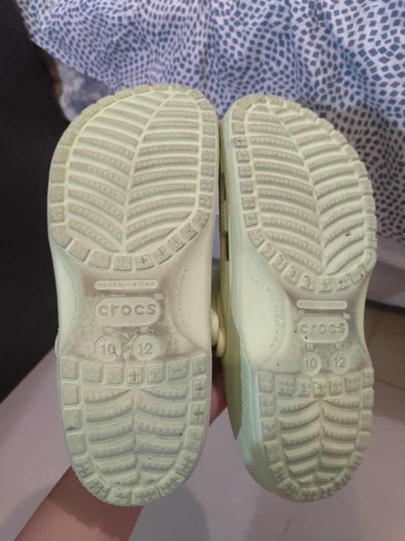 Original Celery Crocs M10/W12, Men's Fashion, Footwear, Slippers ...