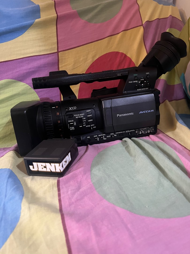 (Broken) Panasonic HMC150 3CCD Camcorder, Photography, Video Cameras on Carousell