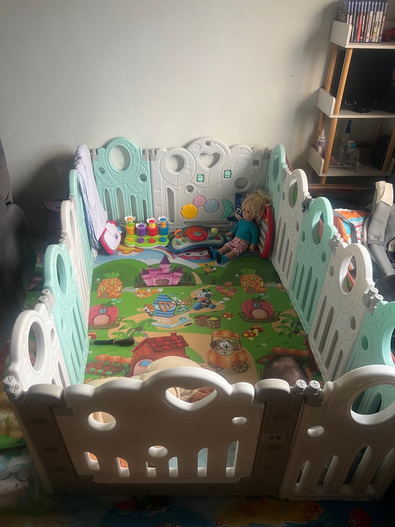 Playfence 14 panels, Babies & Kids, Infant Playtime on Carousell