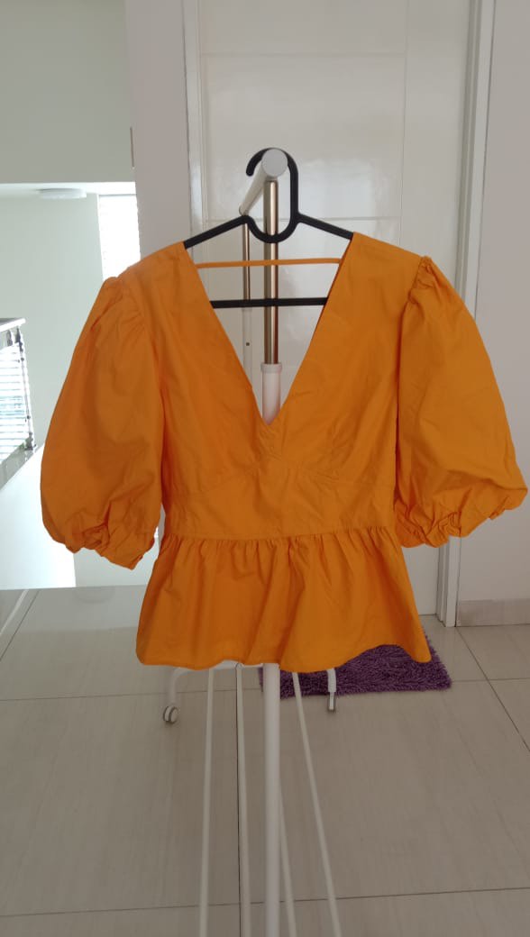 Preloved love bonito, Fesyen Wanita, Pakaian Wanita, Atasan di Carousell