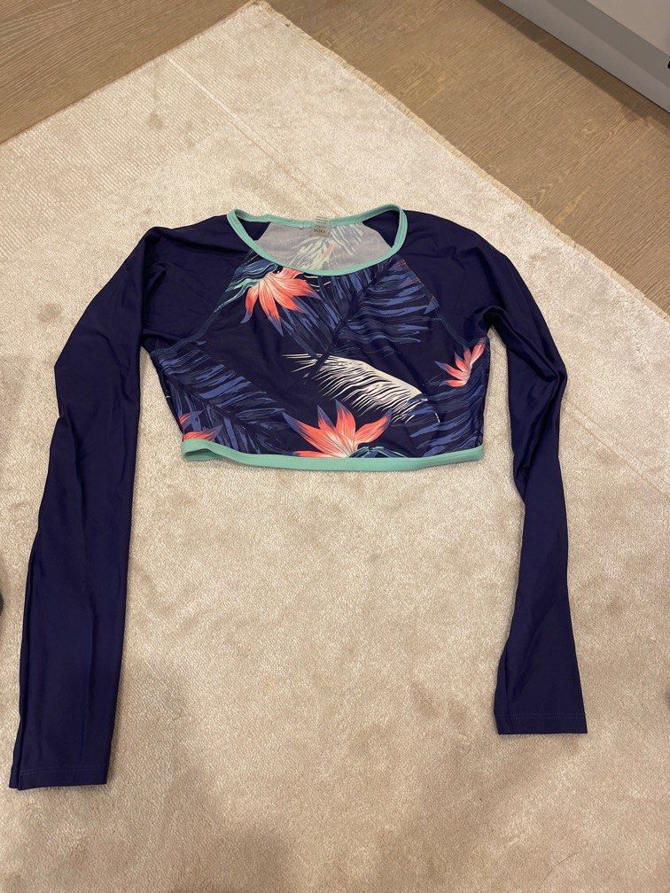 ROXY cropped rash guard, Women's Fashion, Swimwear, Rash guard on Carousell