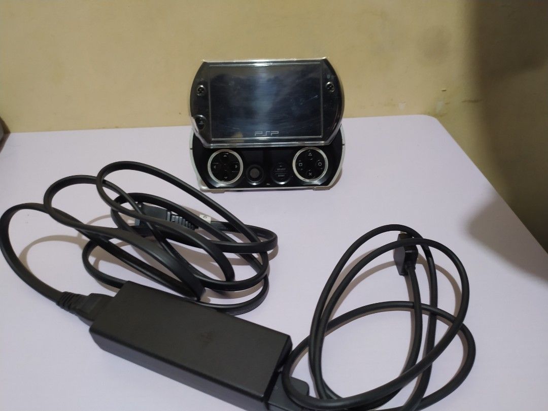 Sony PSP Go Black, Video Gaming, Video Game Consoles, PlayStation on Carousell