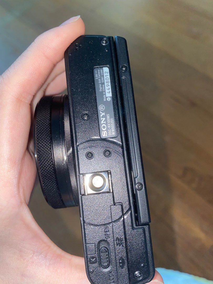Sony RX100M5 Camera, Photography, Cameras on Carousell