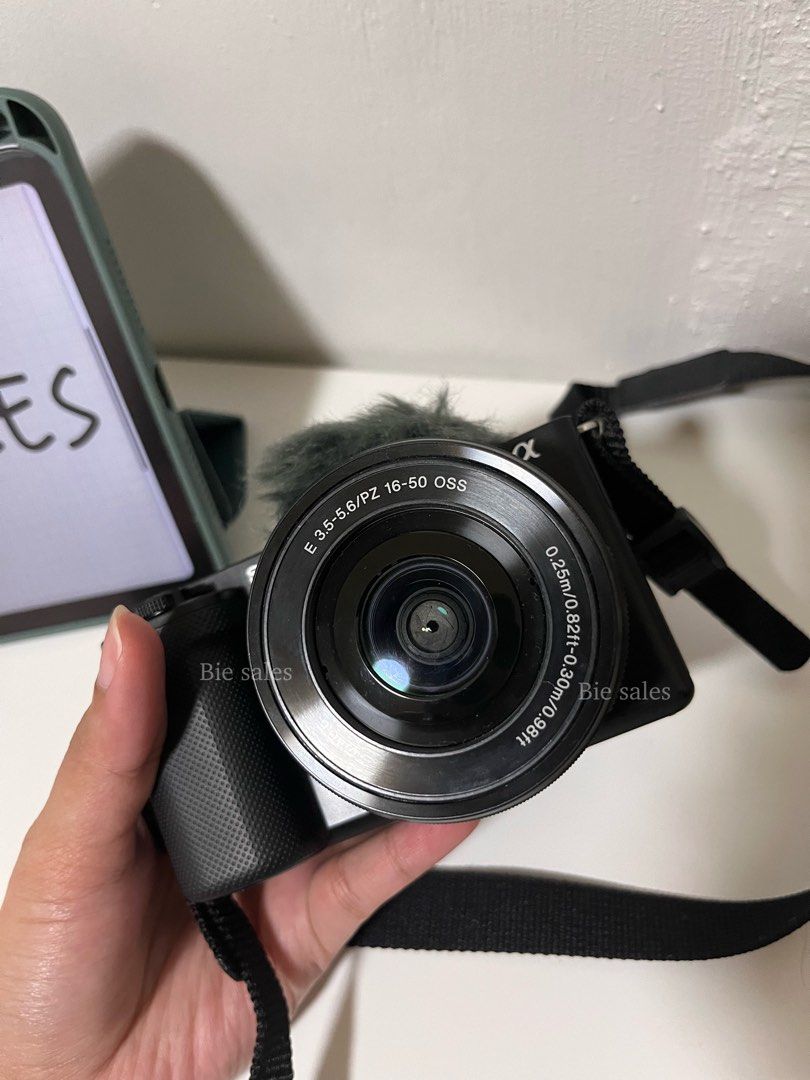 Sony ZVe10 mirrorless camera, Photography, Cameras on Carousell