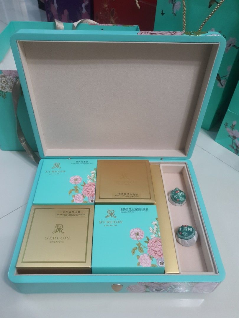 St Regis Mooncake Gift Set, Food & Drinks, Gift Baskets & Hampers on ...