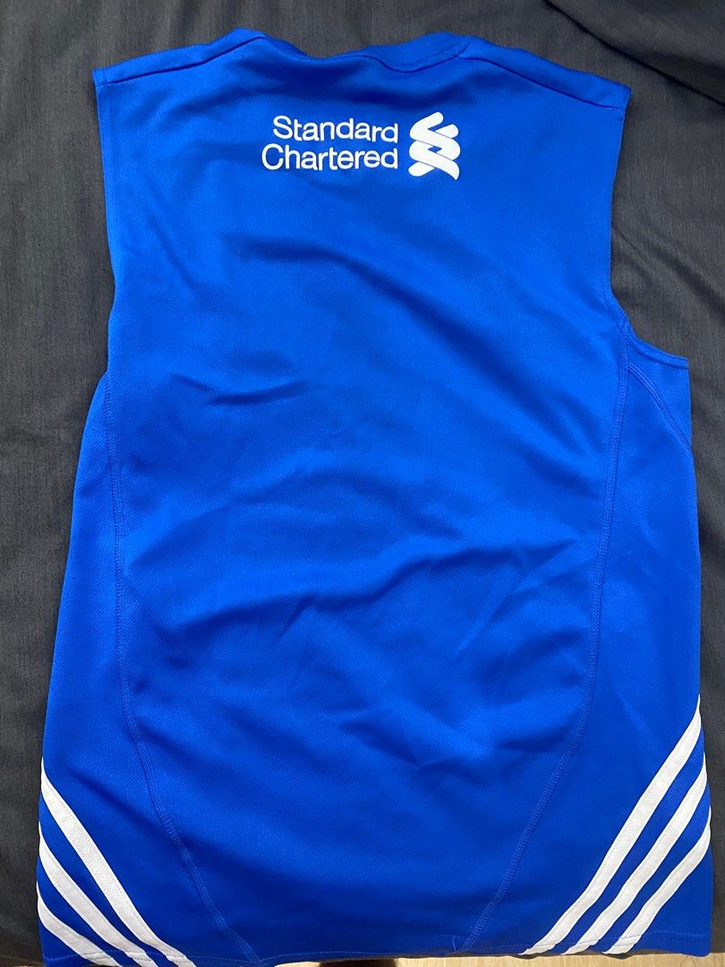 Standard chartered singlet, Men's Fashion, Activewear on Carousell