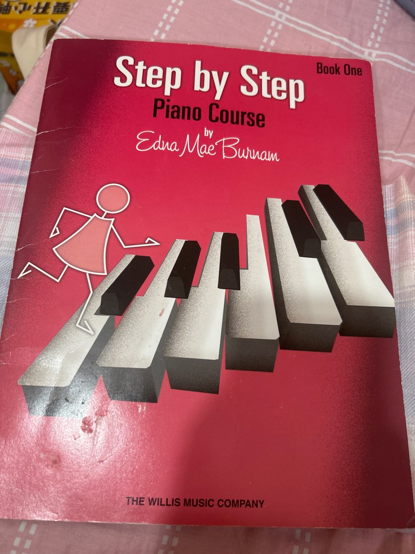 Step by step piano course book one, 興趣及遊戲, 書本 & 文具, 兒童書籍 - Carousell