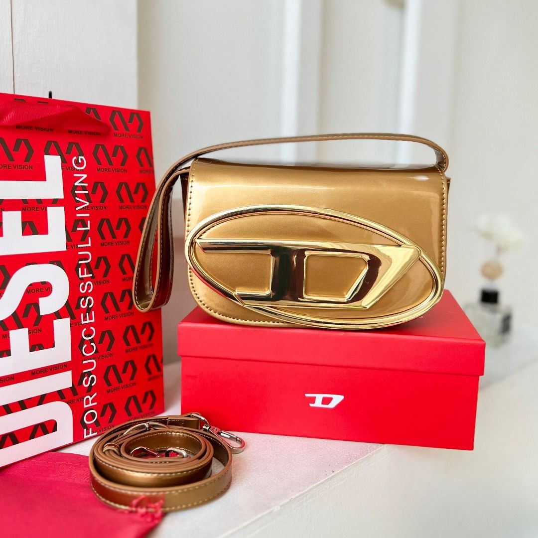 Tas DIESEL Interlocking Shoulder Bag, Barang Mewah, Tas & Dompet di ...