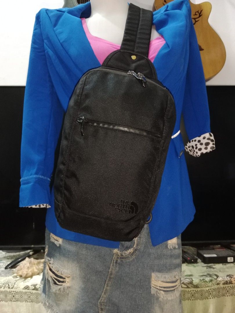 THE NORTH FACE Body Bag, Men's Fashion, Bags, Sling Bags on Carousell