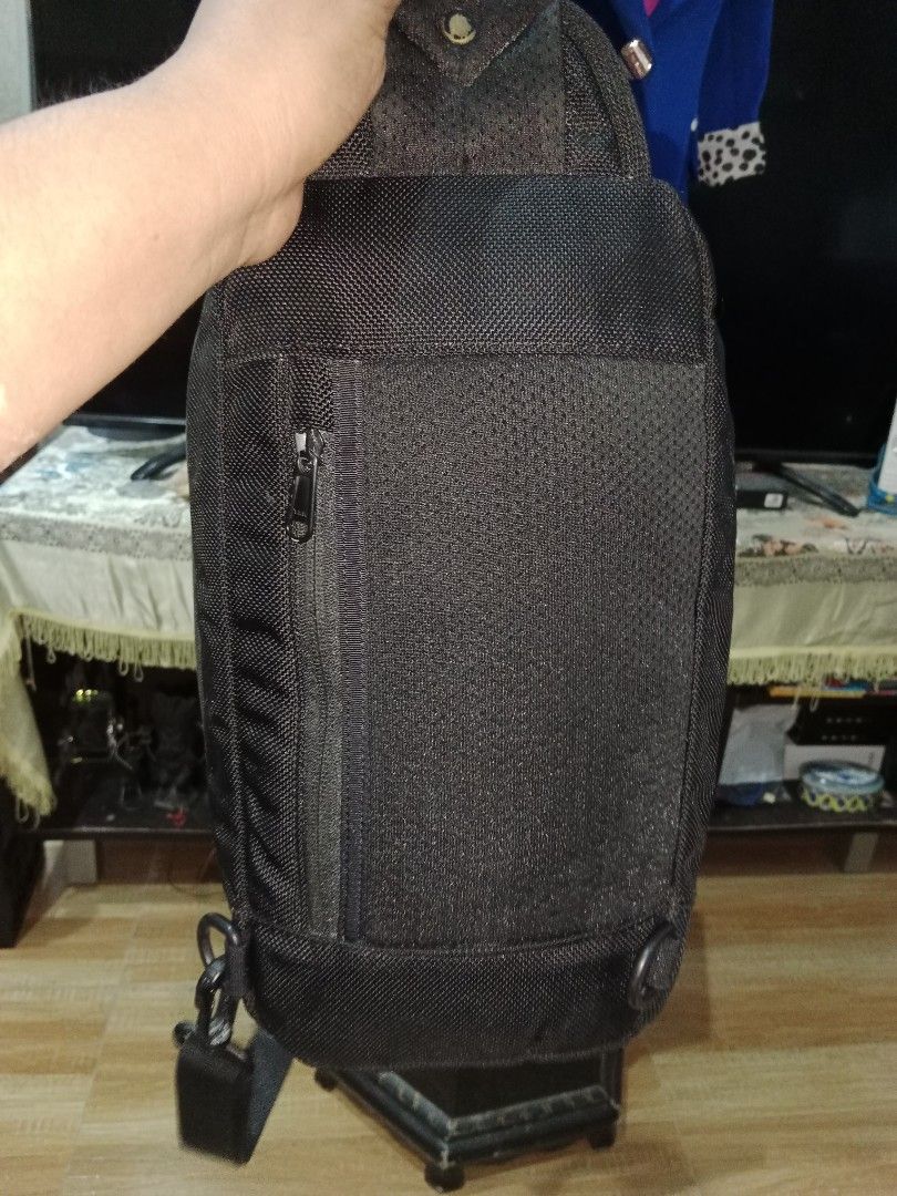 THE NORTH FACE Body Bag, Men's Fashion, Bags, Sling Bags on Carousell