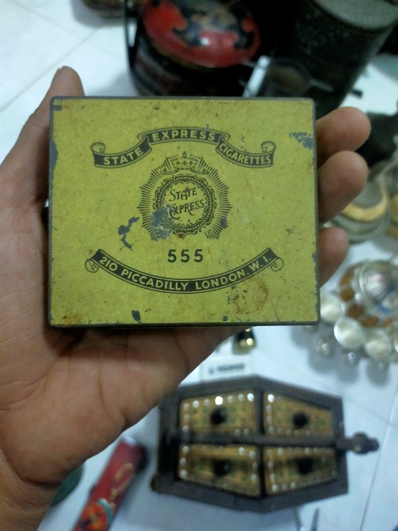 Tin rokok lama, Hobbies & Toys, Collectibles & Memorabilia, Vintage ...
