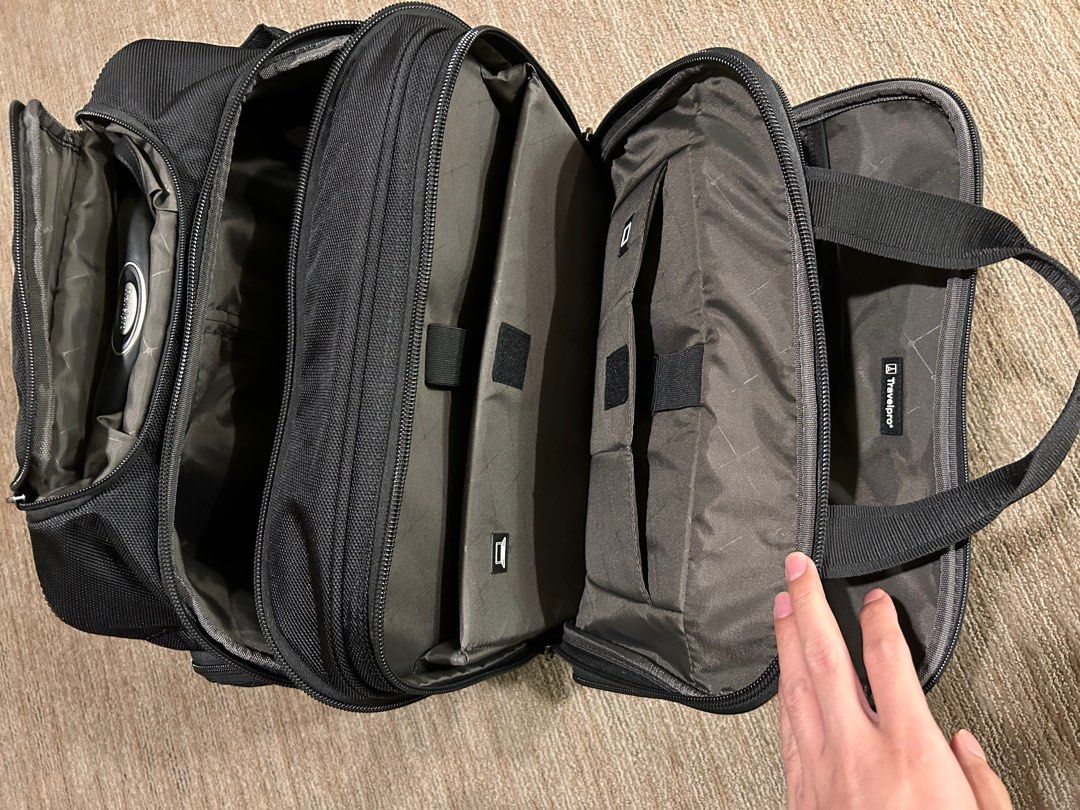 Travelpro FlightCrew5 horizontal rolling luggage cabin bag, Hobbies ...